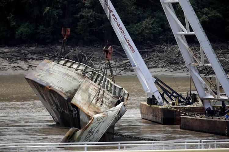 Barge removal imminent as water levels rise | News | muskogeephoenix.com