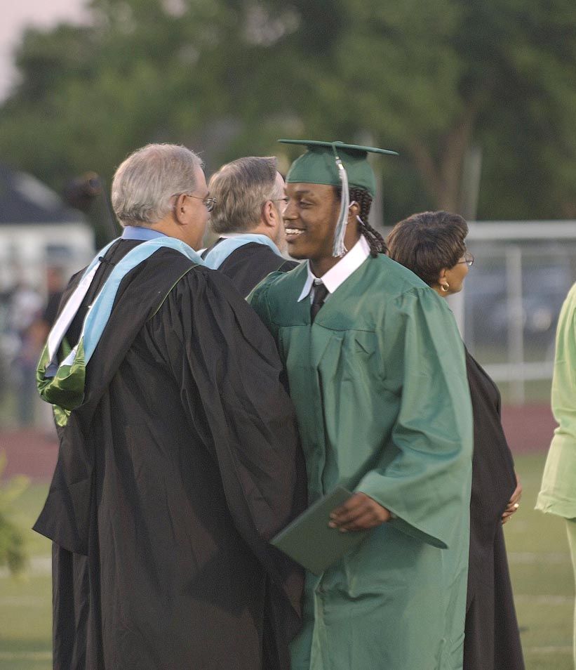 Muskogee High School Commencement | Gallery | muskogeephoenix.com
