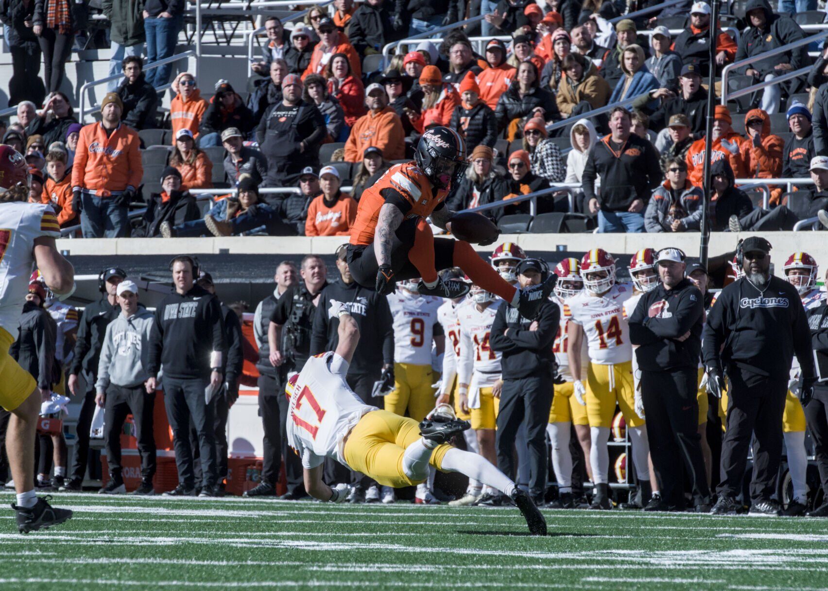 Gavin Freeman hurdle | Sports | muskogeephoenix.com