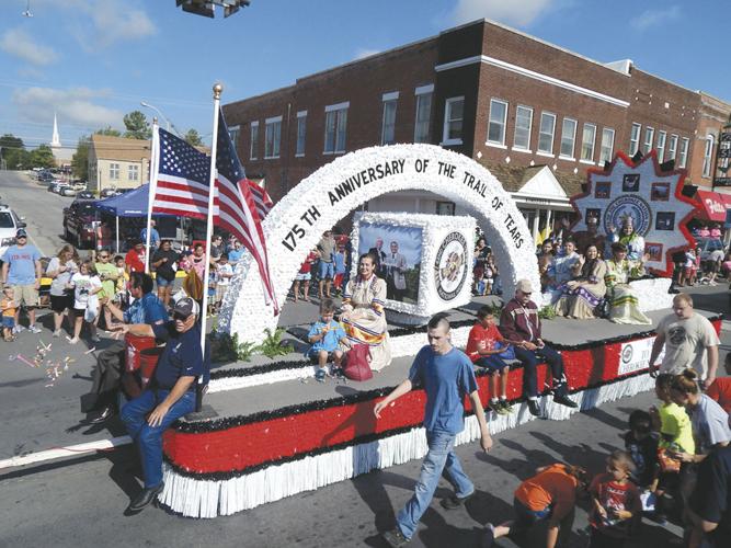 Cherokee parade a tradition for watchers | Local News | muskogeephoenix.com