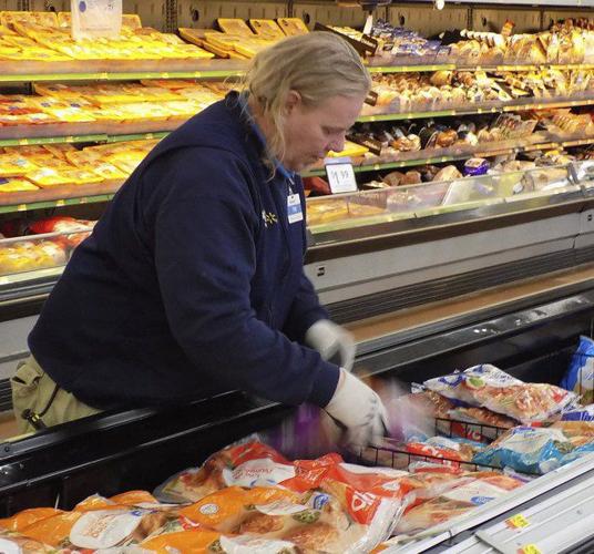 Wal-Mart workers get boost: Starting hourly wage rising -- many ...