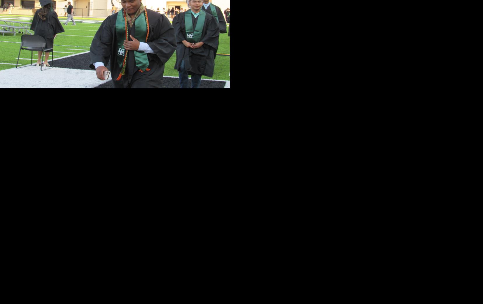 Cheers greet Muskogee High School graduates | News | muskogeephoenix.com