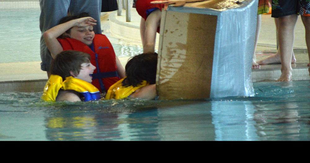 Macaulay takes second in cardboard boat contest