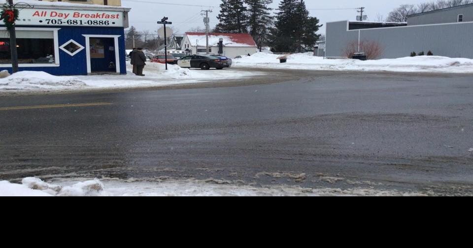 OPP standoff closes portion of downtown Gravenhurst