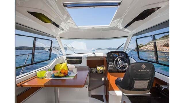 Boat Review: Jeanneau NC795 — “the ultimate outboard-powered family ...