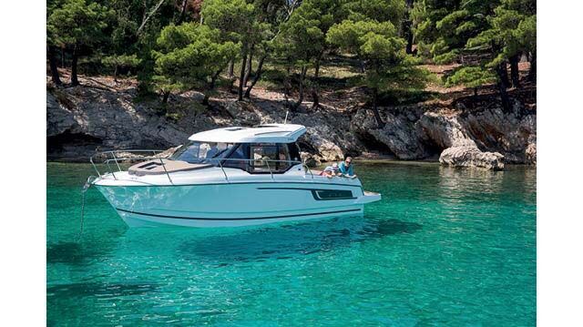 Boat Review: Jeanneau NC795 — “the ultimate outboard-powered family ...