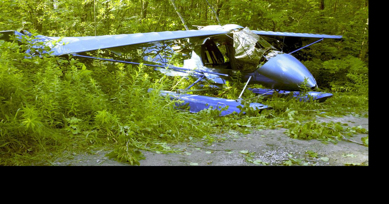 Float plane crashes on land in Seguin Twp.