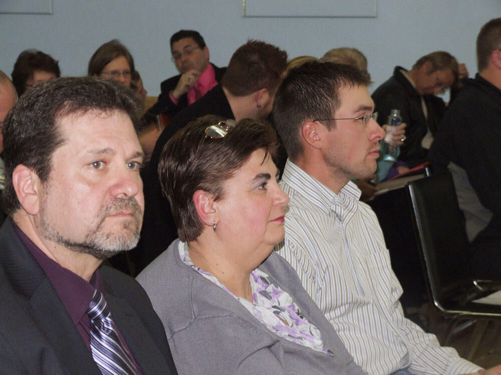 Lone outburst highlight of Powassan debate