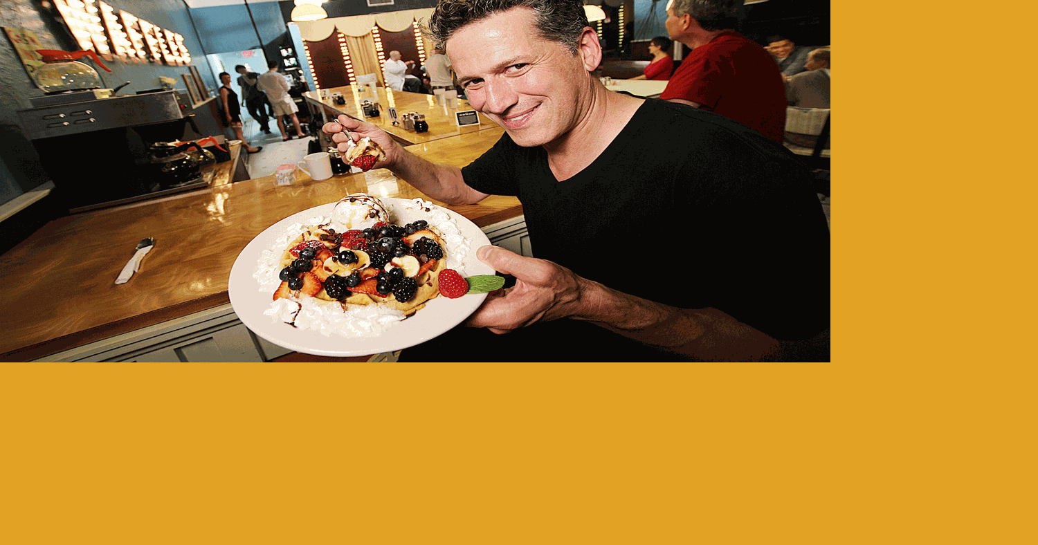 Bob Blumer hosts downtown dinner party