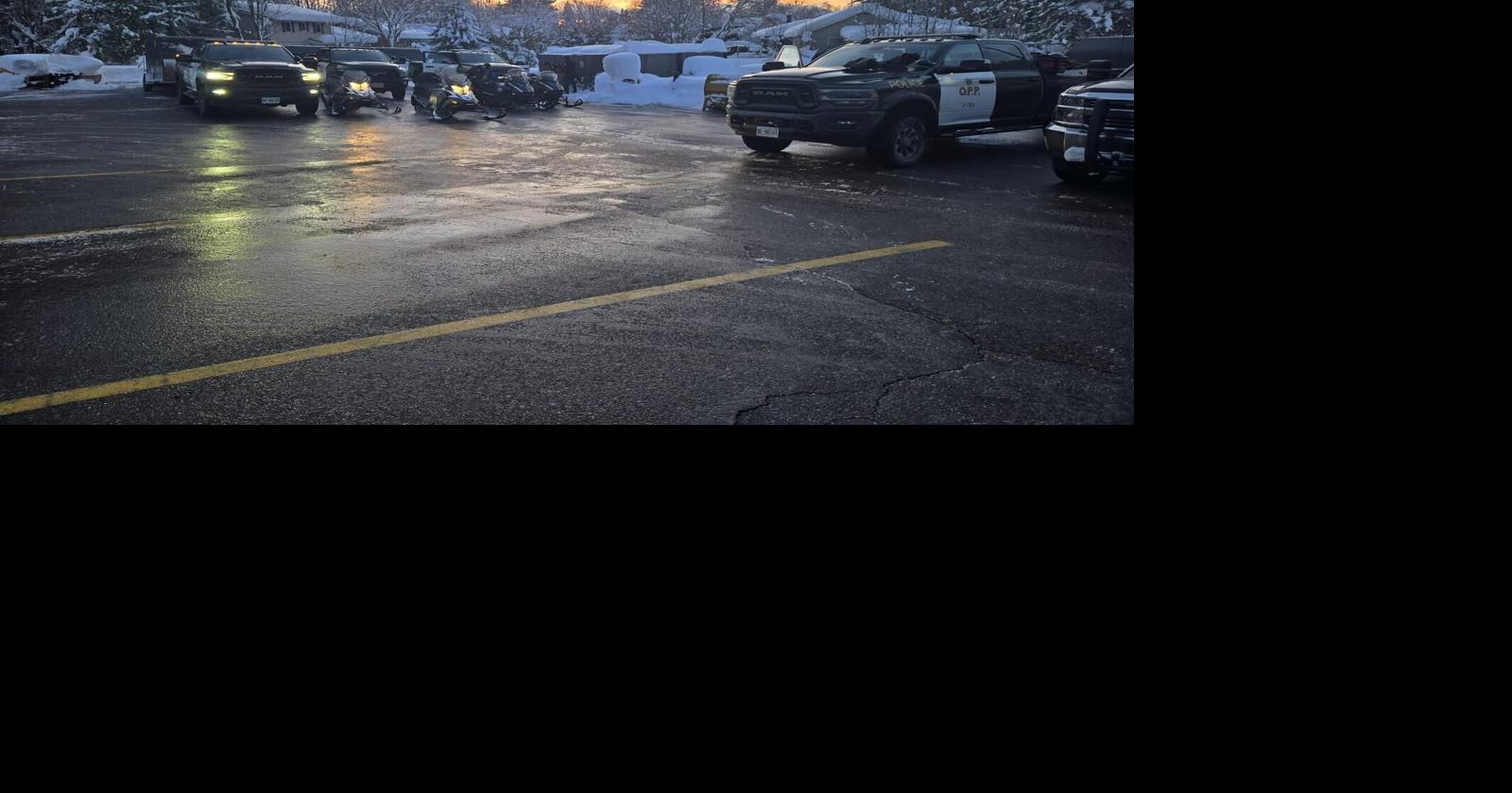 Stuck trucks hampering snow removal efforts in Gravenhurst