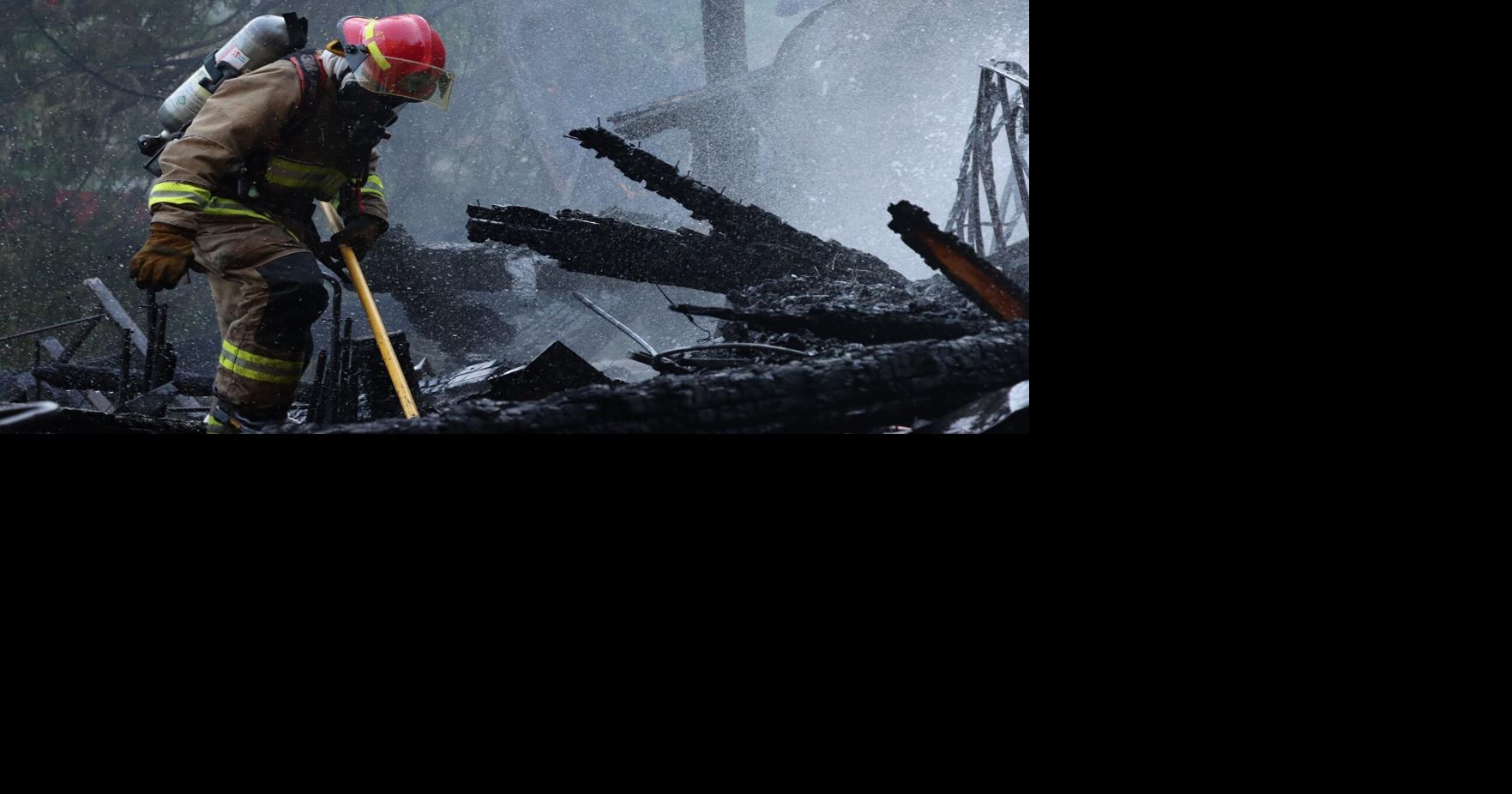 No injuries in lakefront structure fire in Bracebridge, June 25