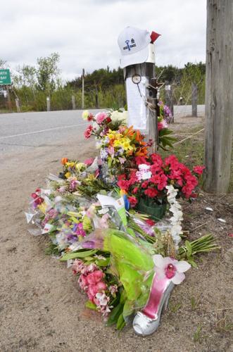 Crash scene turns to tribute to young mother