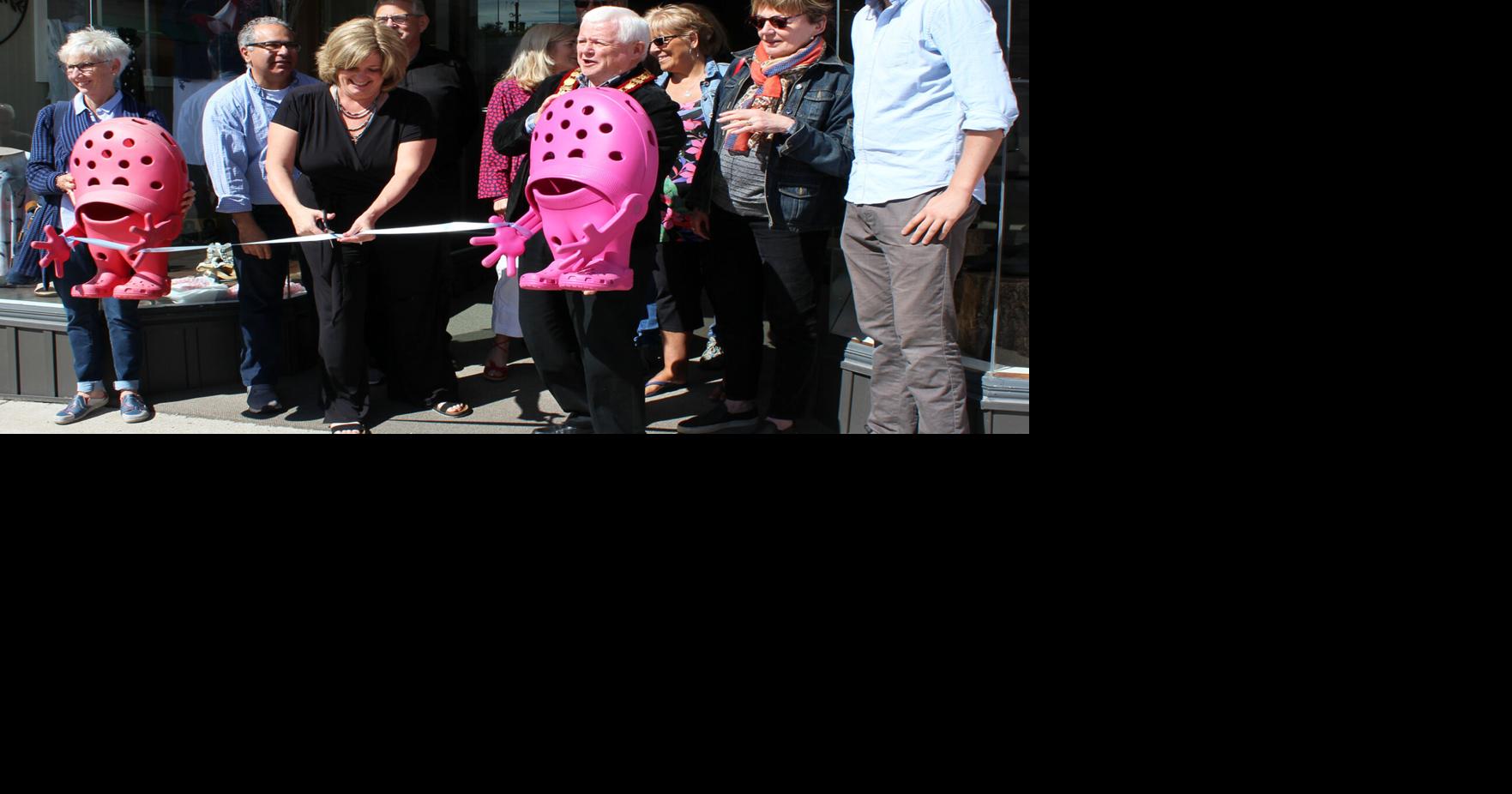 Gravenhurst's new shoe shop – Footprints on Muskoka – open for business