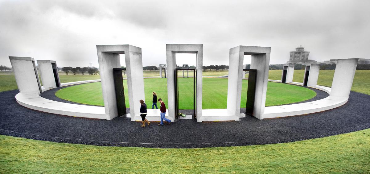 Aggie Bonfire Memorial 15 Years Later Remembering The 12 Who Died