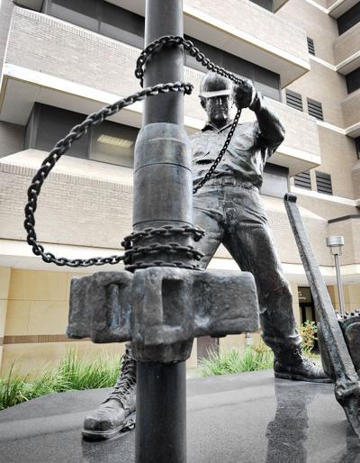 The Roughneck | Landmarks & Statues | myaggienation.com