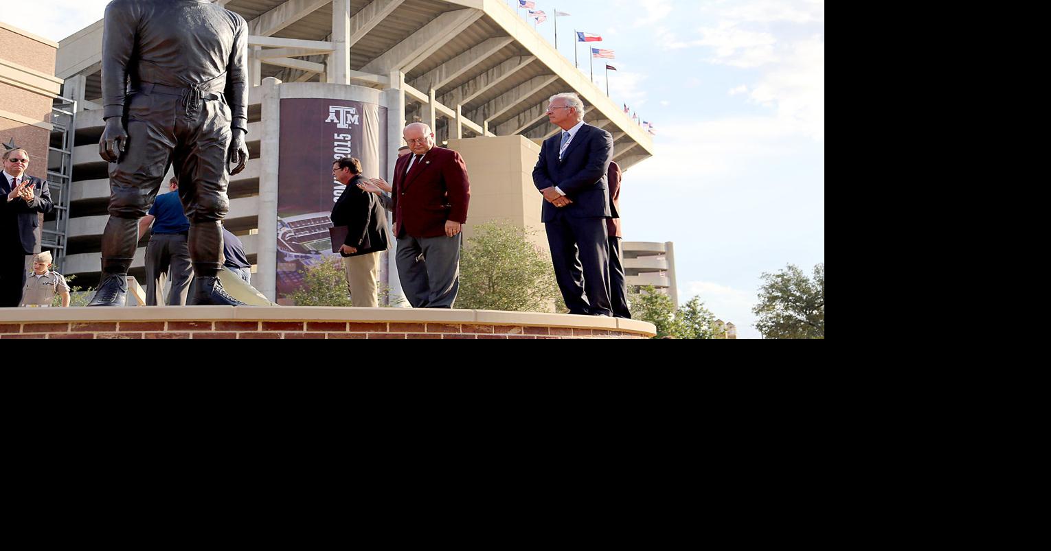 12th Man statue | Landmarks & Statues | myaggienation.com