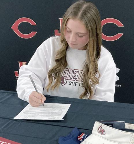 Central hosts 3 softball signings | Sports | mydailyrecord.com