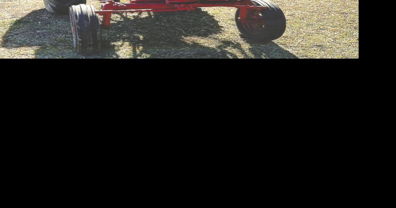 Tractor donated for cemetery clean up | News | mydailyrecord.com