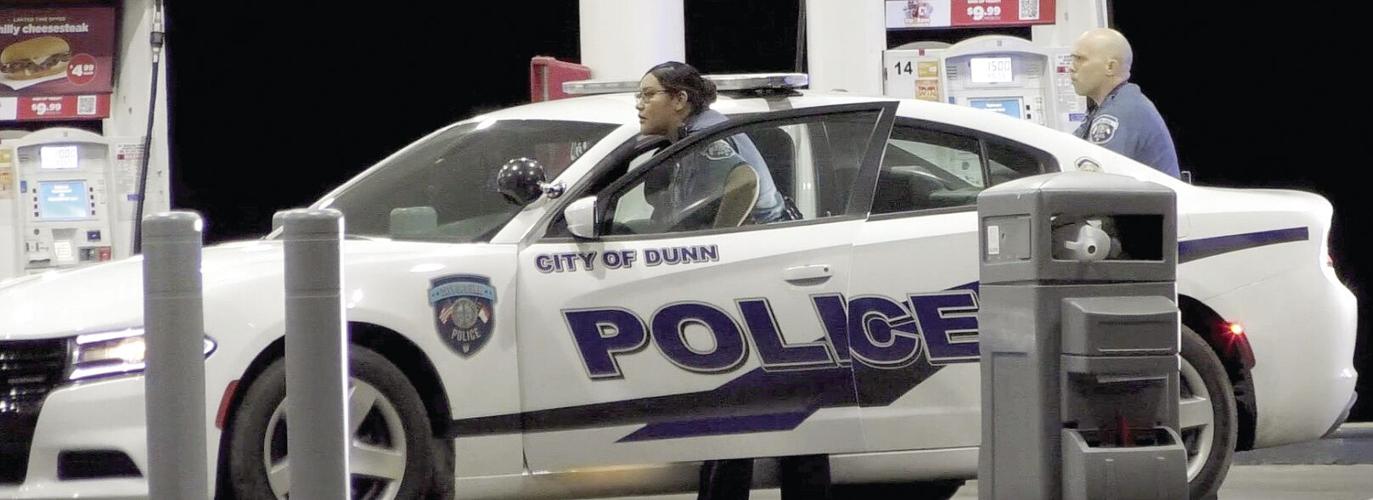 Dunn police de-escalate intense scene | News | mydailyrecord.com