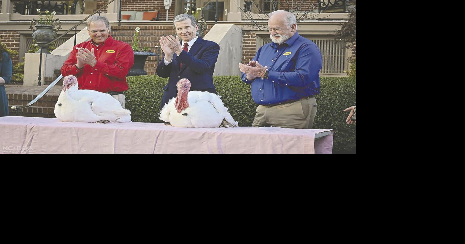 Governor pardons two turkeys from the Thanksgiving table | News ...