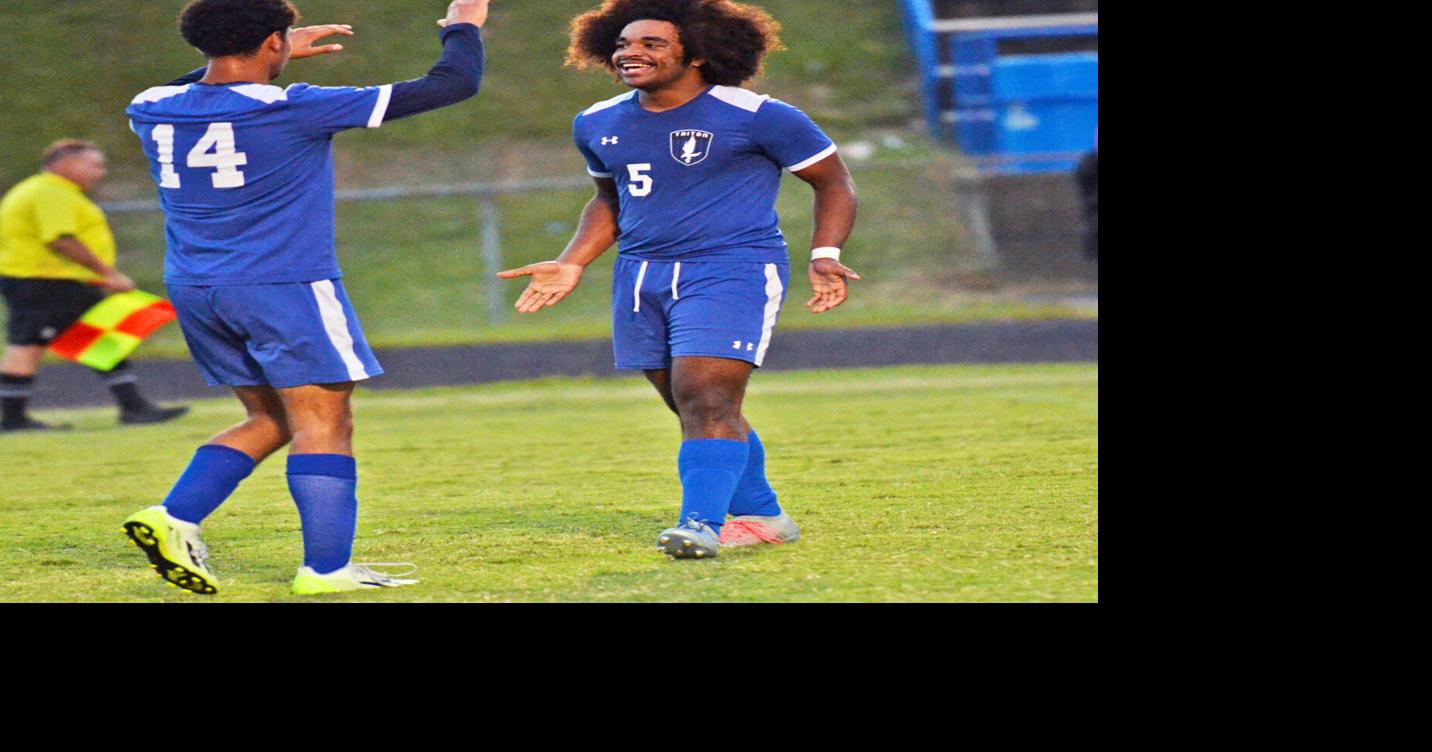 Rosado’s play helps ‘set the tone’ for Hawks | High School ...