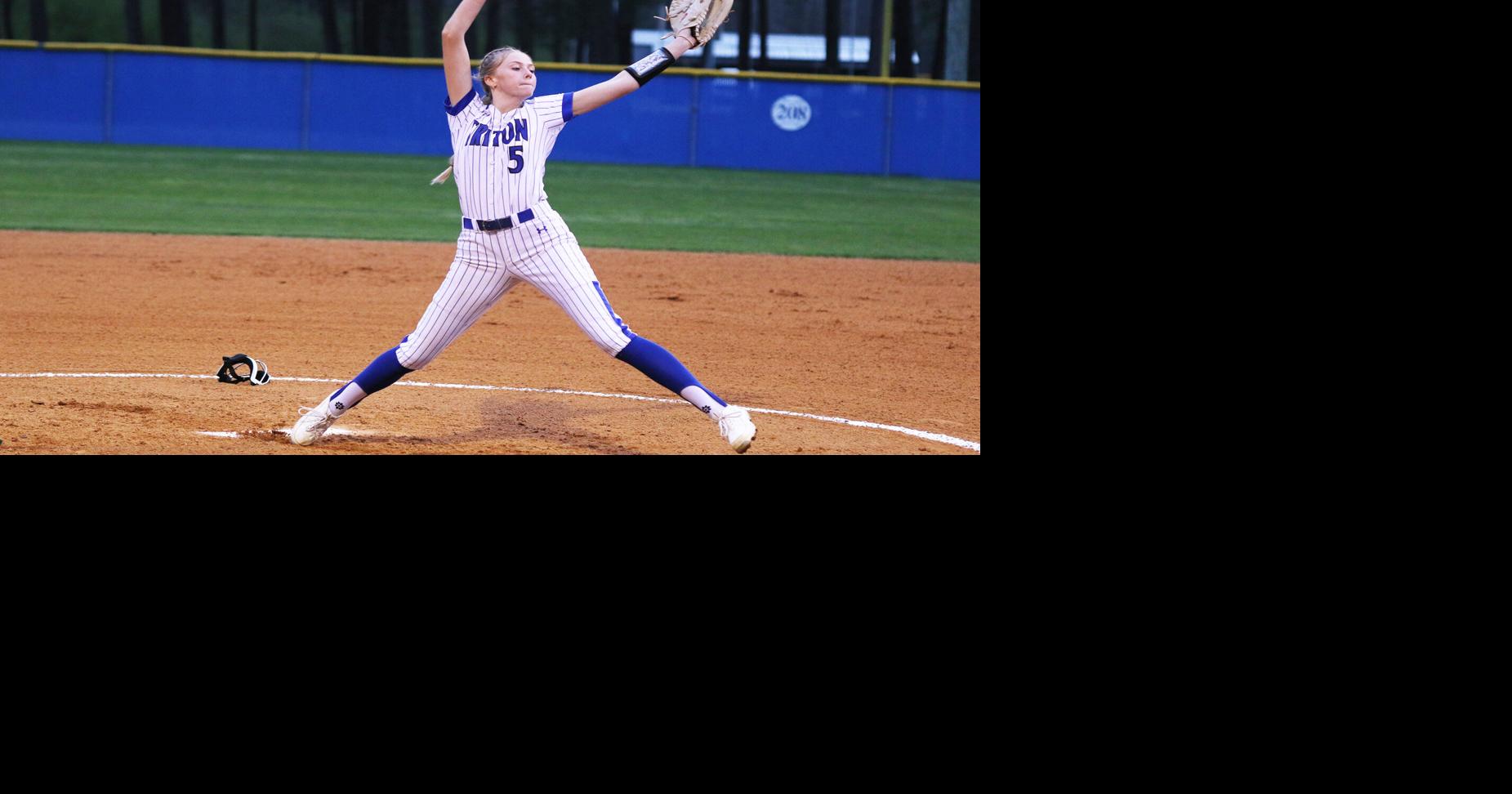 Arnold is latest Lady Hawk to sign deal | Sports | mydailyrecord.com