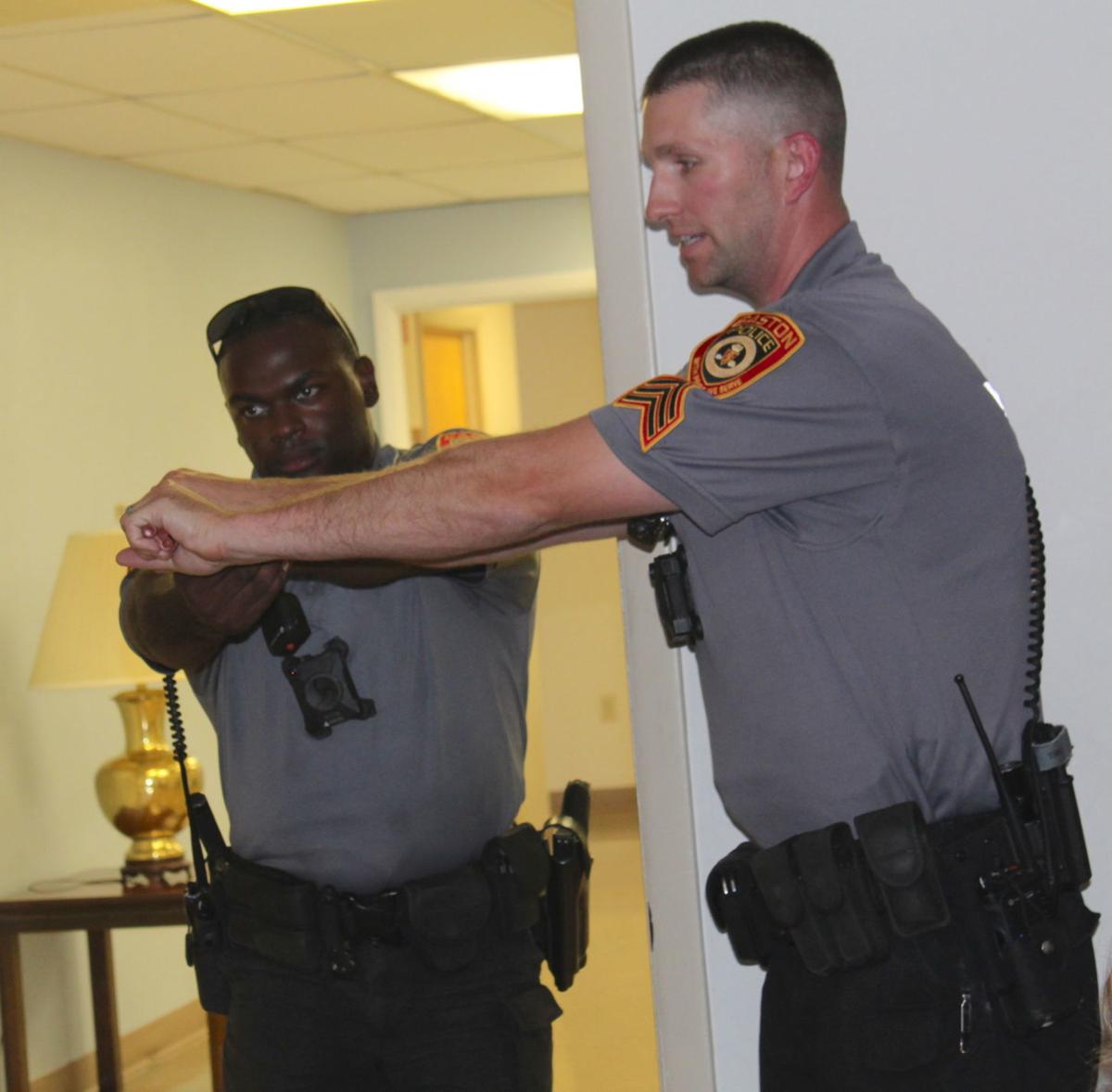 Easton police lead 'active shooter' training for Mid-Shore newspapers ...