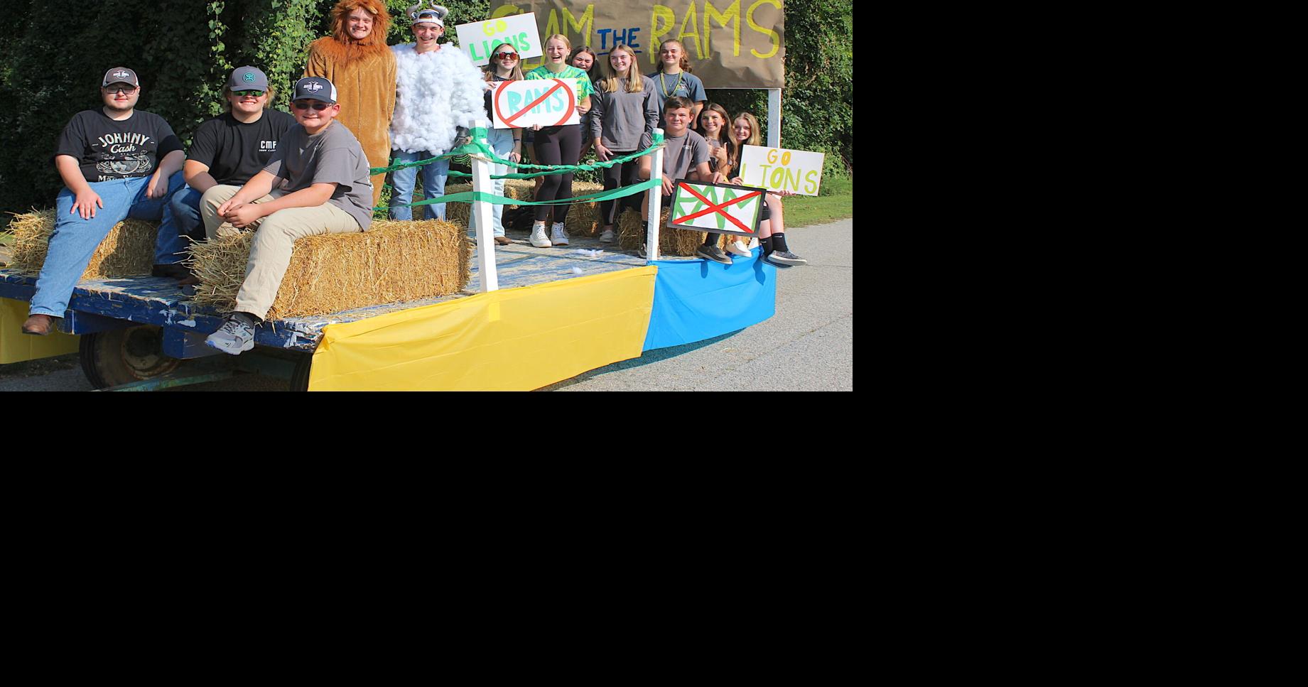 No lack of school spirit as Lions get set for homecoming parade ...