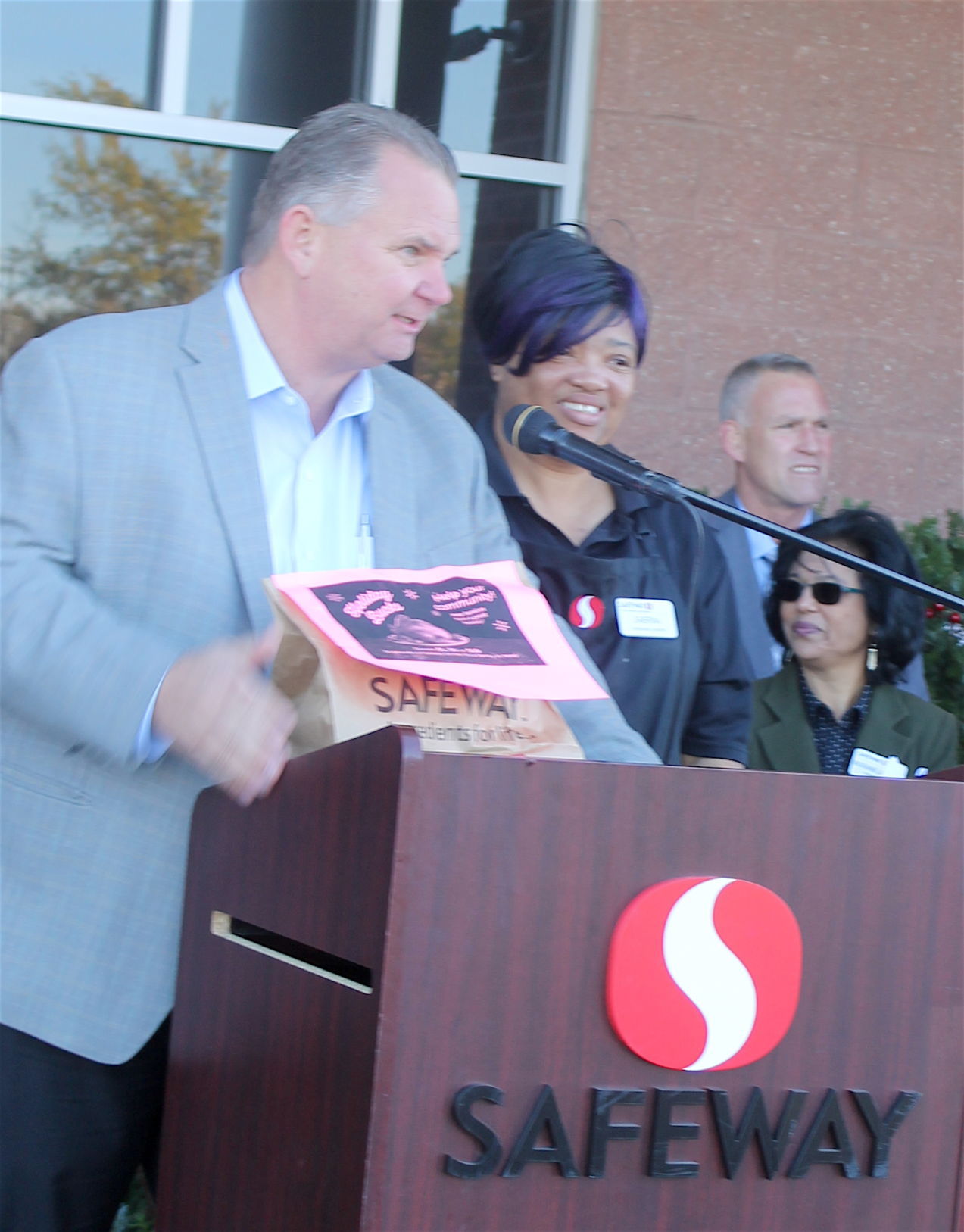 KI Safeway holds grand re-opening | Business and Agriculture ...