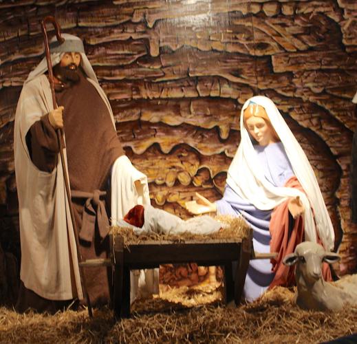 QA residents travel to see LDS Temple Christmas lights | News ...