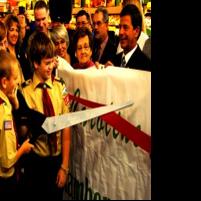 Caroline crowd lines up to help open Walmart | Caroline County ...