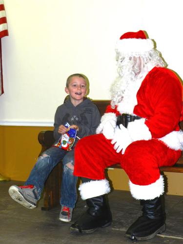 Santa visits children at Ruthsburg Community Center | Spotlight ...