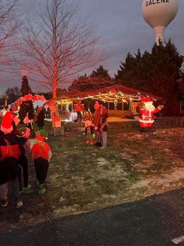 Lighting up the park, Galena Christmas tradition draws a crowd ...