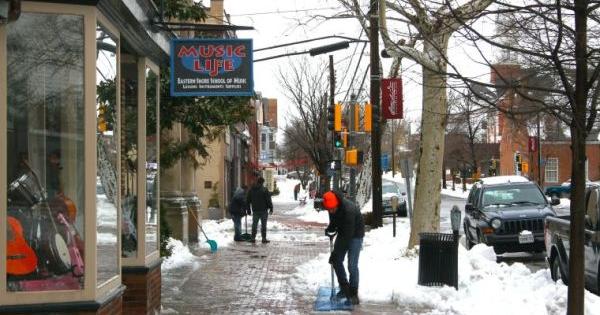 Plop! Heavy, wet snow – but not as much as feared | Kent County ...