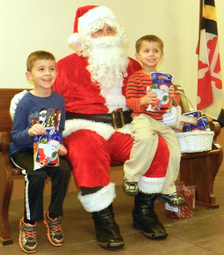 Santa visits children at Ruthsburg Community Center | Spotlight ...