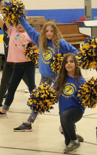 Motivating with honey: Elementary school gives well-behaved students ...