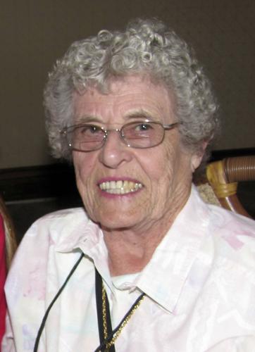 Betsy Jochum, 104, Dies; Last Original Member of Women’s Baseball ...