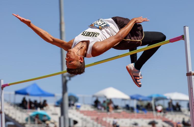 Cochise County athletes shine at AIA division track meets | Local ...