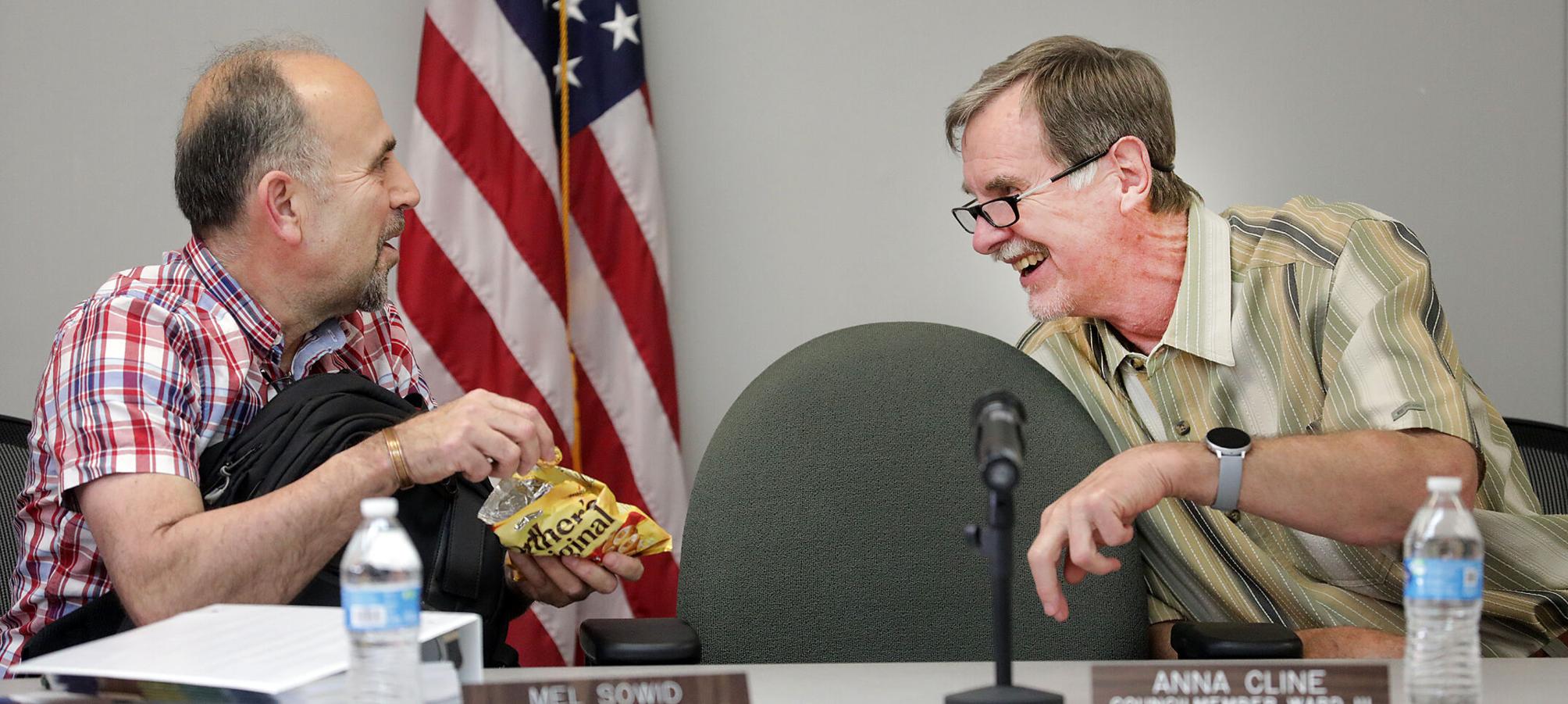 Bisbee councilman, mayor get heated over new contract for city manager ...