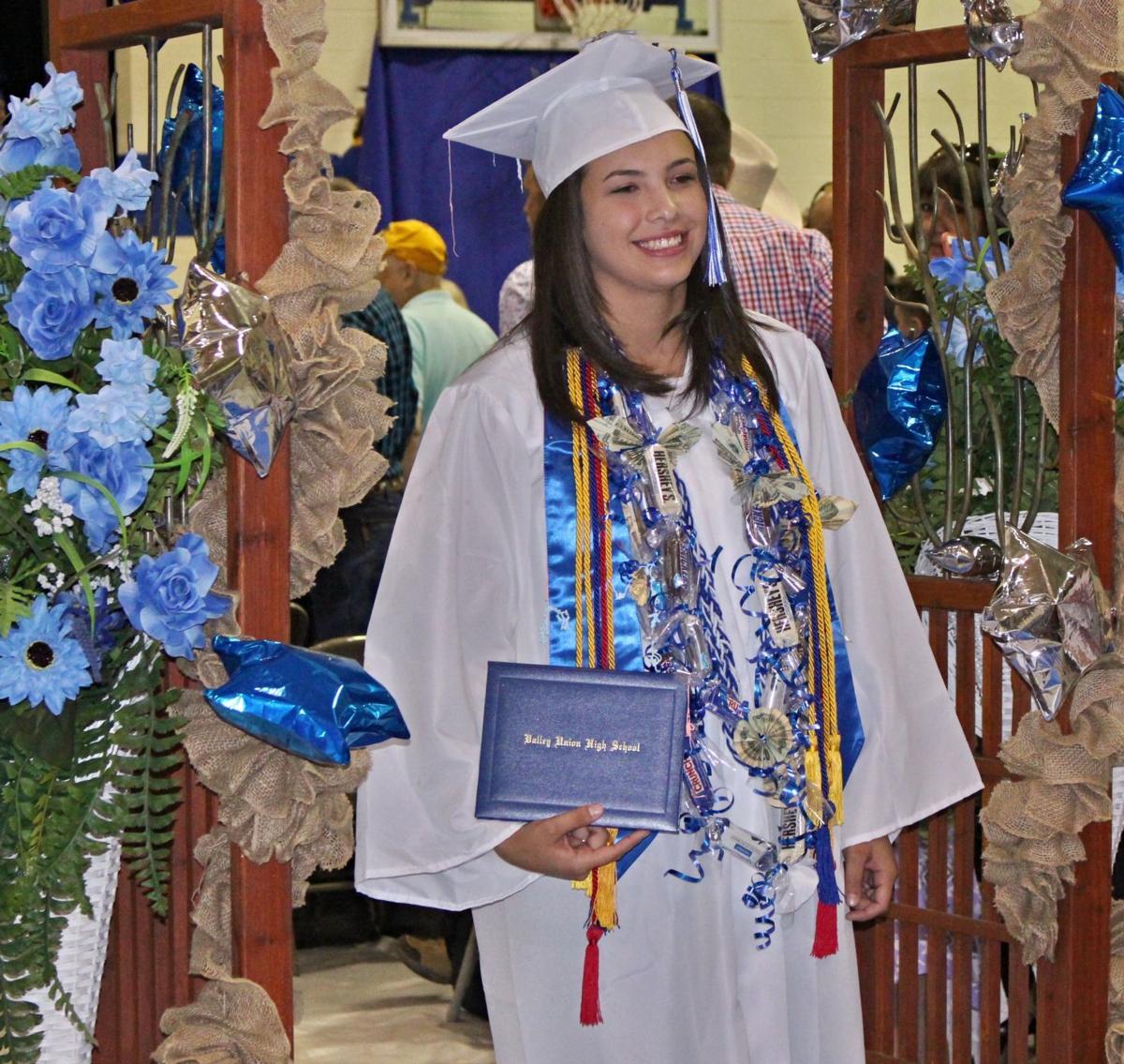 Community celebrates VUHS Class of 2017 | Douglas Dispatch ...