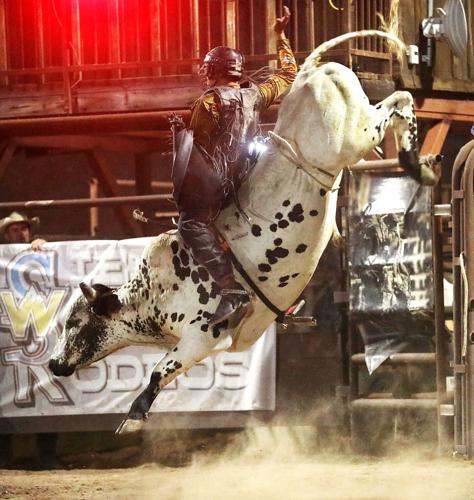 Bull riding teams entertain weekend crowds in Tombstone | Tombstone ...