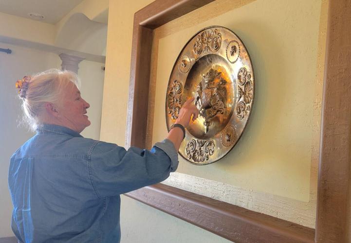 A smart look: Estate sales, thrift shops furnished their new home ...