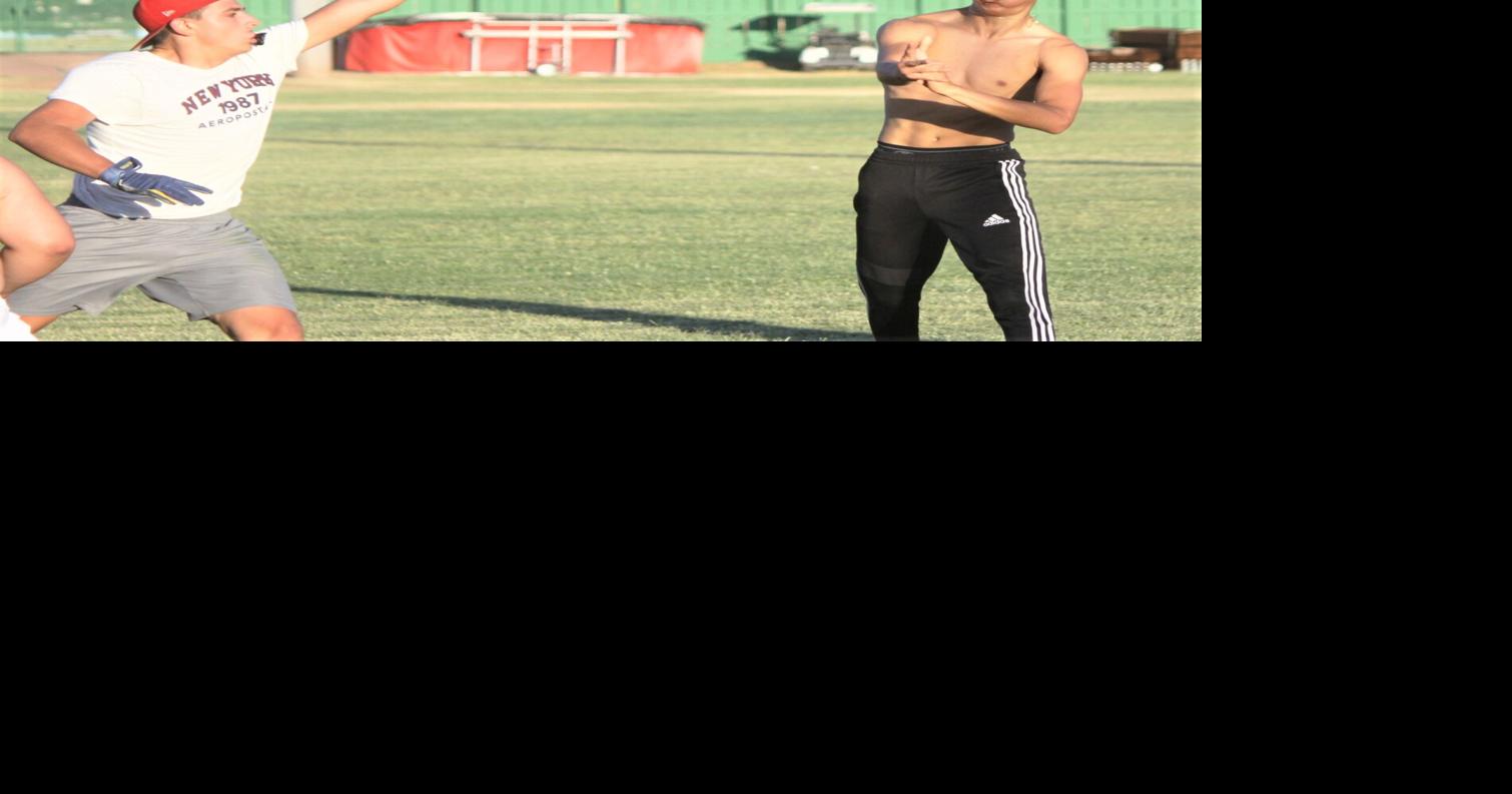 Bisbee football looking to fill holes created by graduation | Local ...