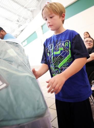 Fair packs mall with kids heading back to school | Cochise County ...