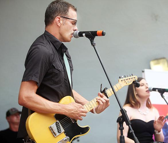Bisbee sings the blues: Easterseals event draws thousands to Old City ...