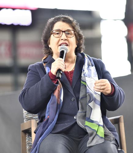 Big issues, bigger deficit face Arizona lawmakers as they head back to ...