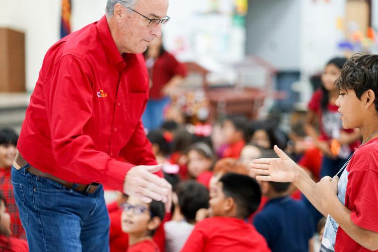 Douglas Mayor makes visit to Faras Elementary as part of Red Ribbon ...