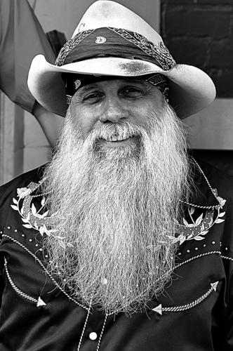 Outlaw Country star Dallas Moore to play at Punchy's Tavern Thursday ...