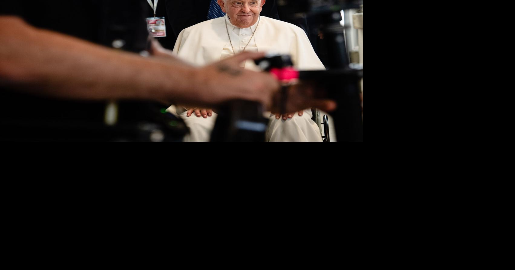 Pope Francis Makes First Public Appearance Since Falling Ill Weeks Ago ...