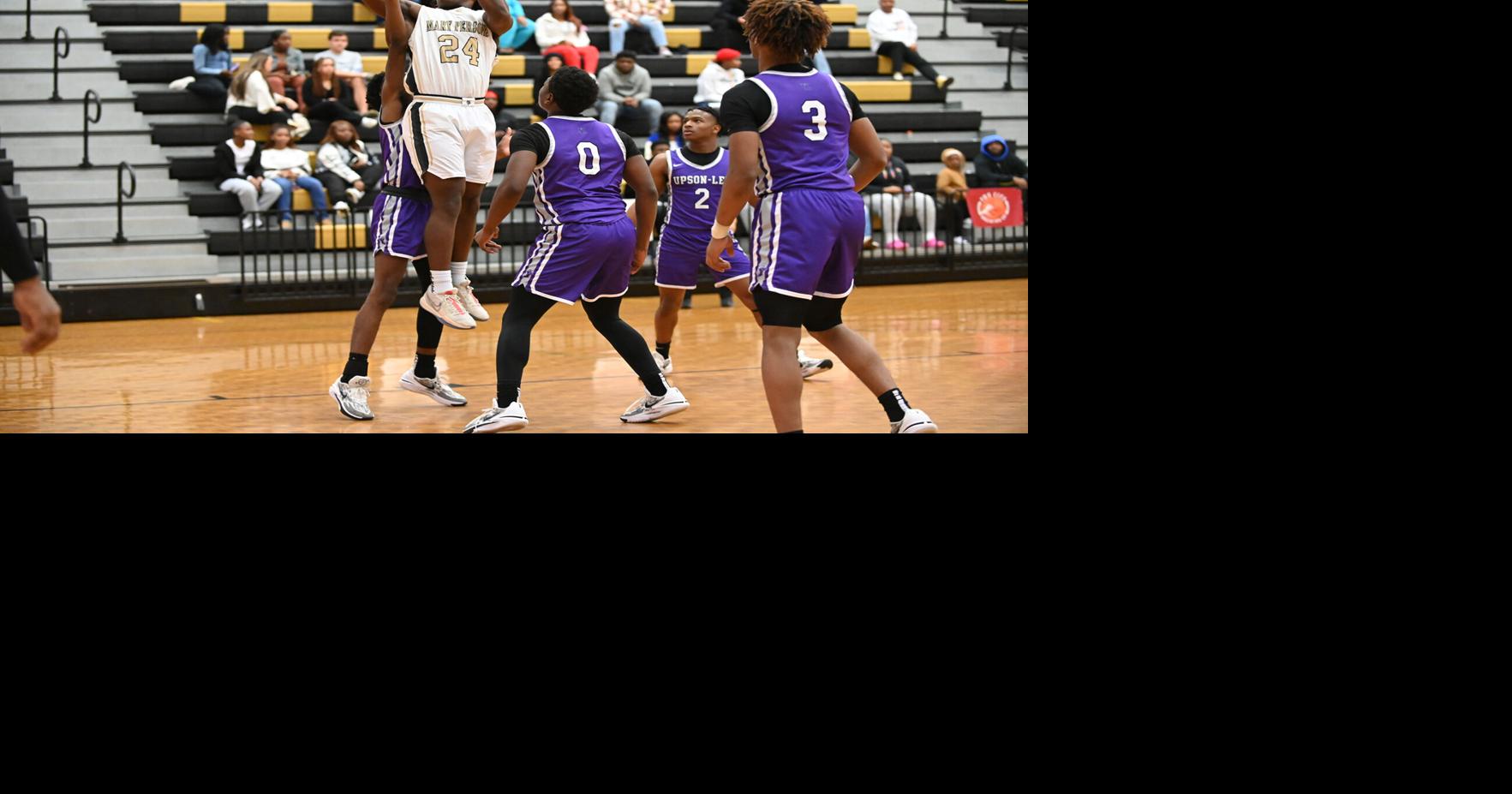 Dogs beat Pike to make playoffs | News | mymcr.net